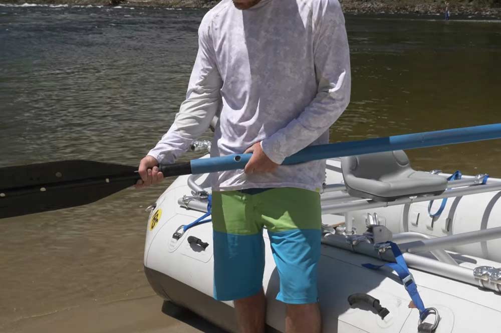 How to Adjust Raft Oars and Oar Mounts | NRS